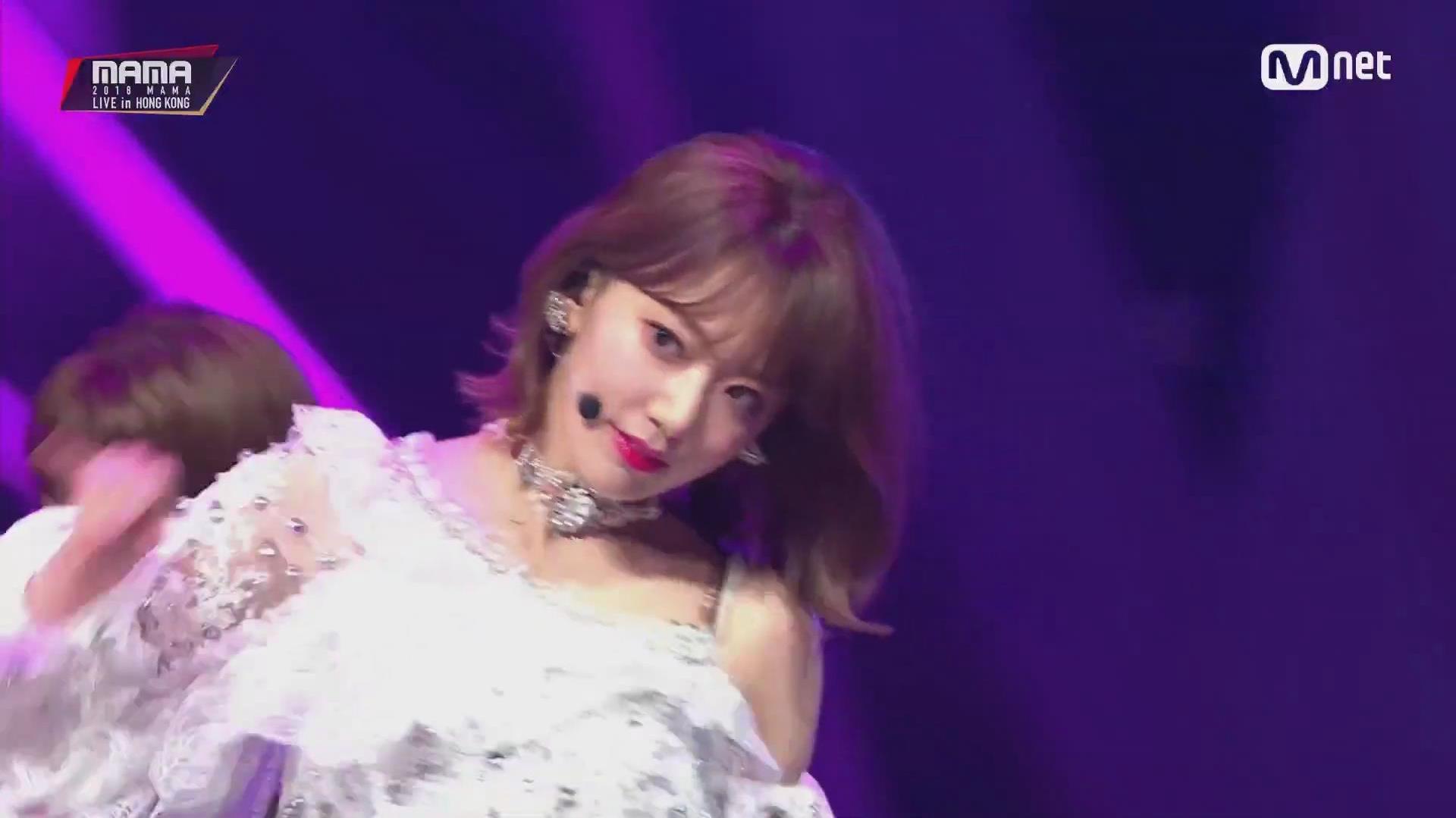 La Vie en Rose│2018 MAMA in HK - IZ*ONE - 高清MV - 网易云音乐