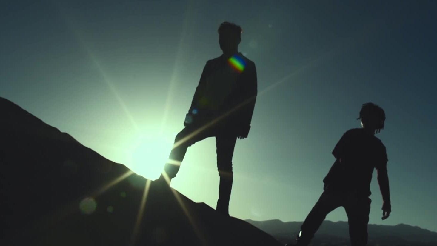 FLY-飞 - ANU - 高清MV - 网易云音乐