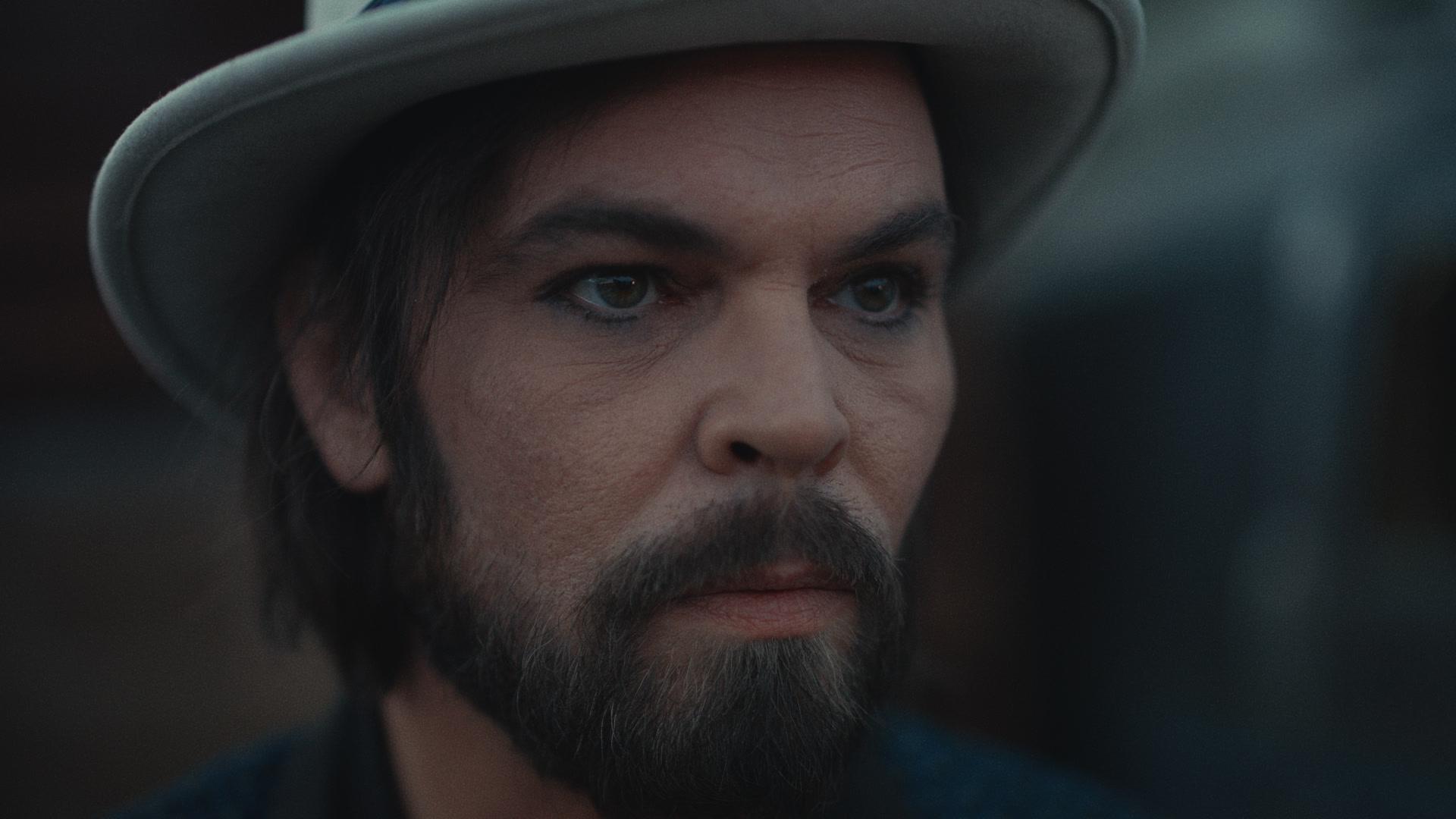 Long Live The Strange - Gaz Coombes - 高清MV - 网易云音乐