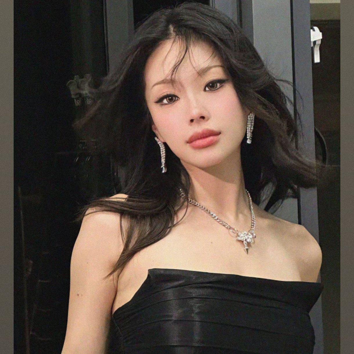 【万妮达Vinida Weng】合集歌单 | 更新中 - 歌单 - 网易云音乐