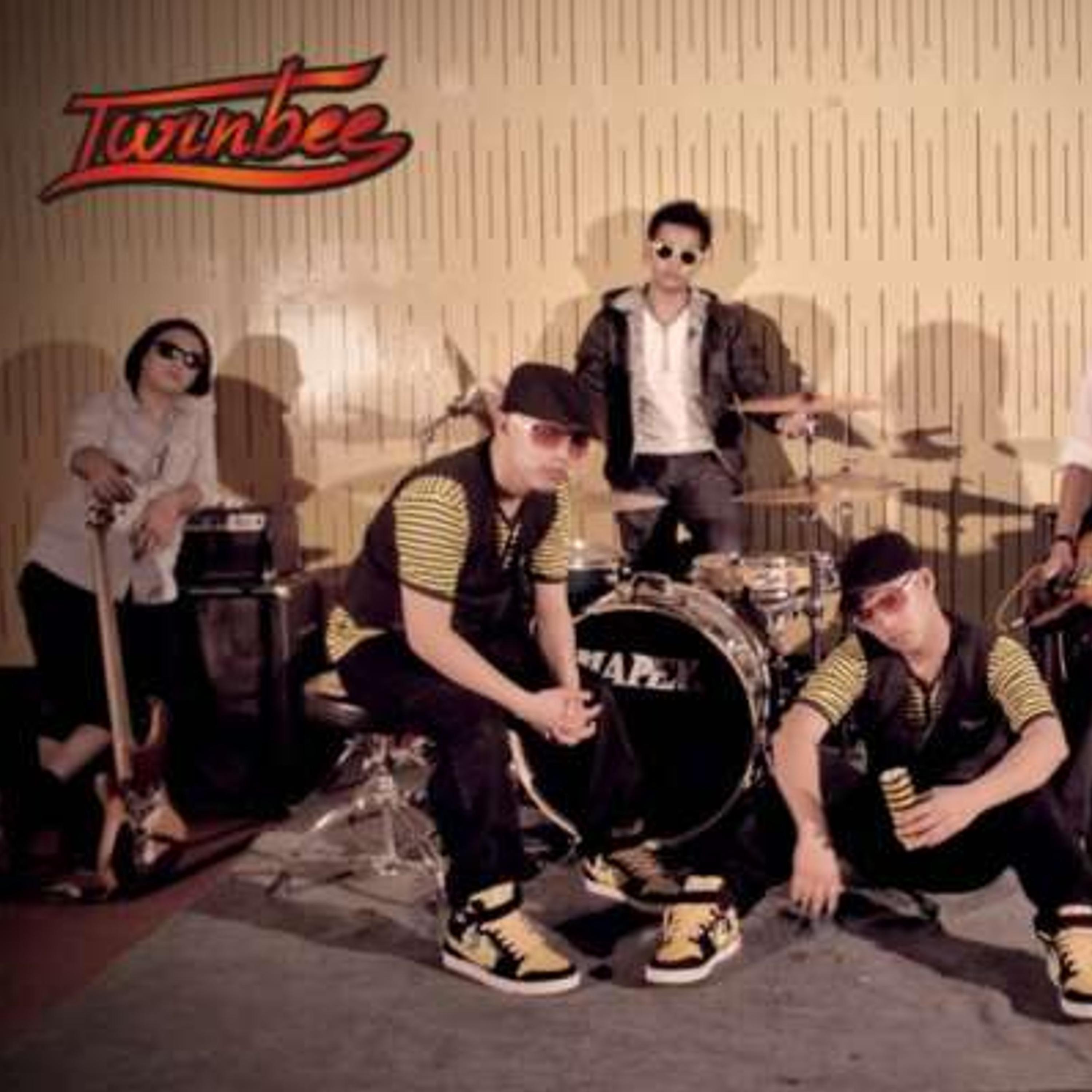 Plis Pasang RBT Ku (Lagu Melayu) - Twin Bee - 单曲 - 网易云音乐