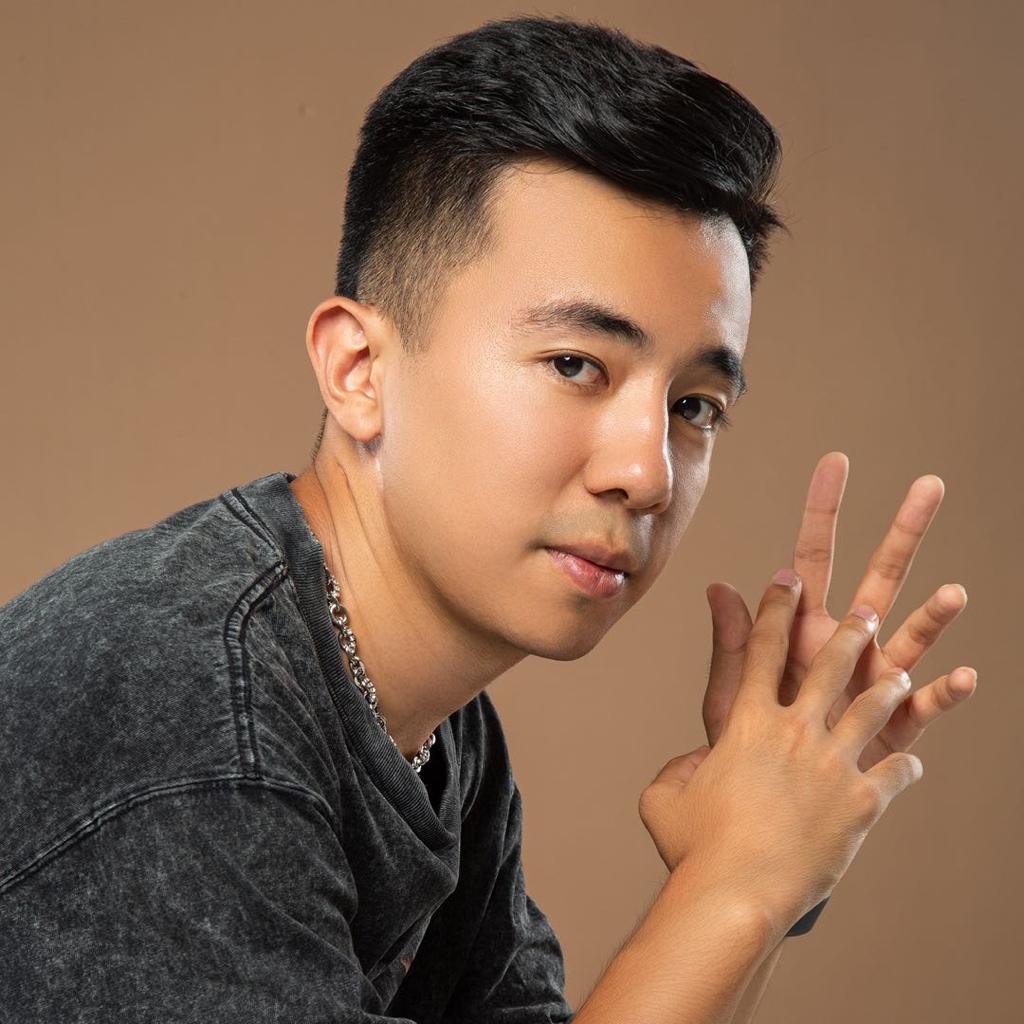 A-Man（曼吾兰）（Mewlan·Sirajidin） - 歌手 - 网易云音乐