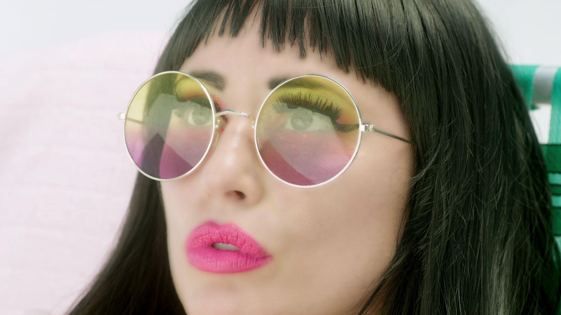 Flip It (The Edit) - Charlotte Devaney - 高清MV - 网易云音乐