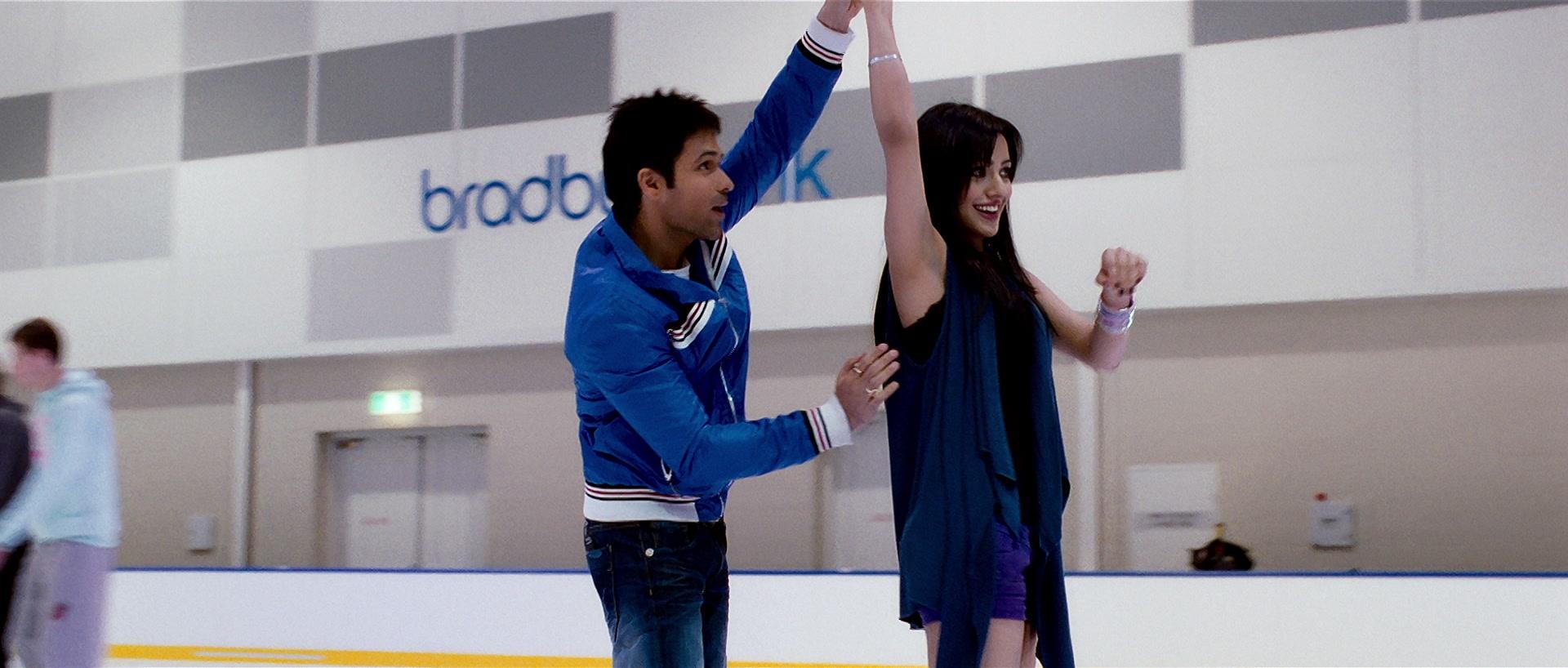 Mere Bina (From "Crook") - Pritam - 高清MV - 网易云音乐