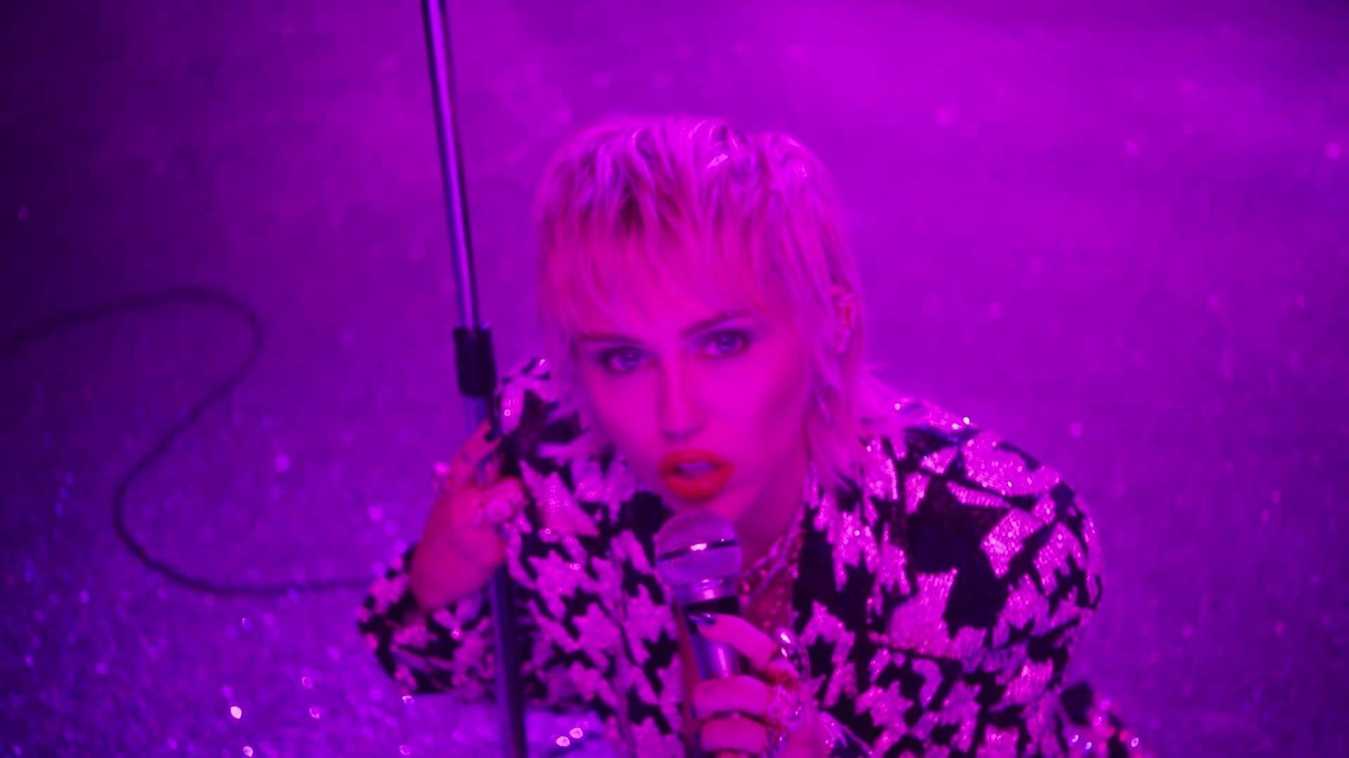 Midnight Sky - Miley Cyrus - 高清MV - 网易云音乐
