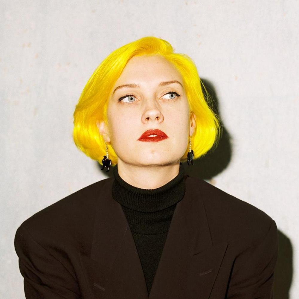 Molly Nilsson：我正在参加一个party但我讨厌这里所有人 - 专栏文章 - 网易云音乐