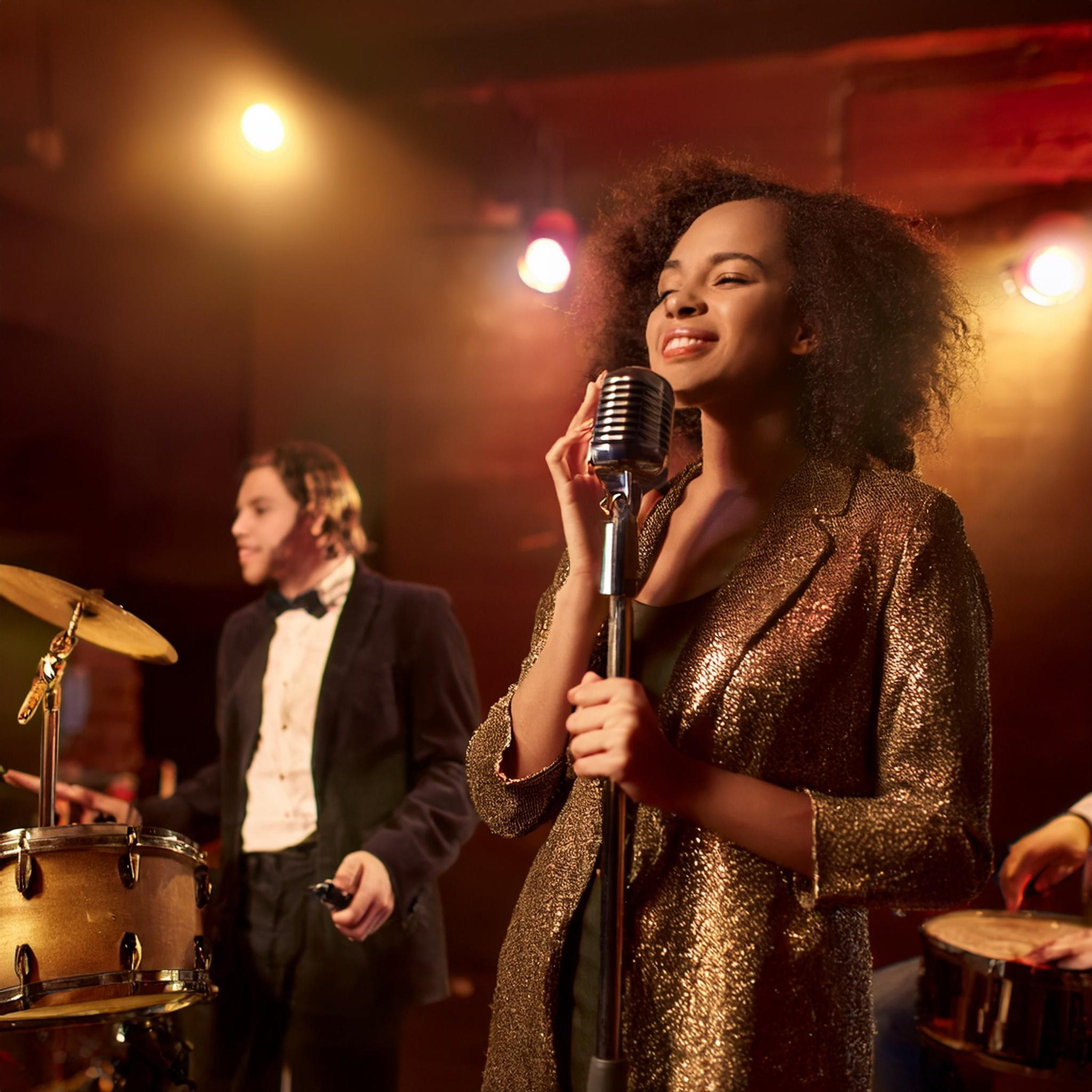 Ritmos Con Jazz Fusionados - Trío del casco antiguo/tres cuatro trío ...