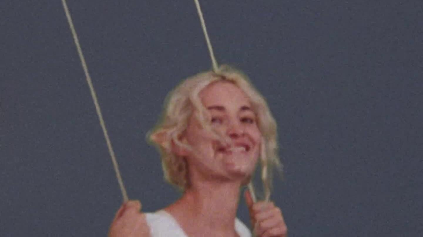 Billie Toppy - Men I Trust - 高清MV - 网易云音乐