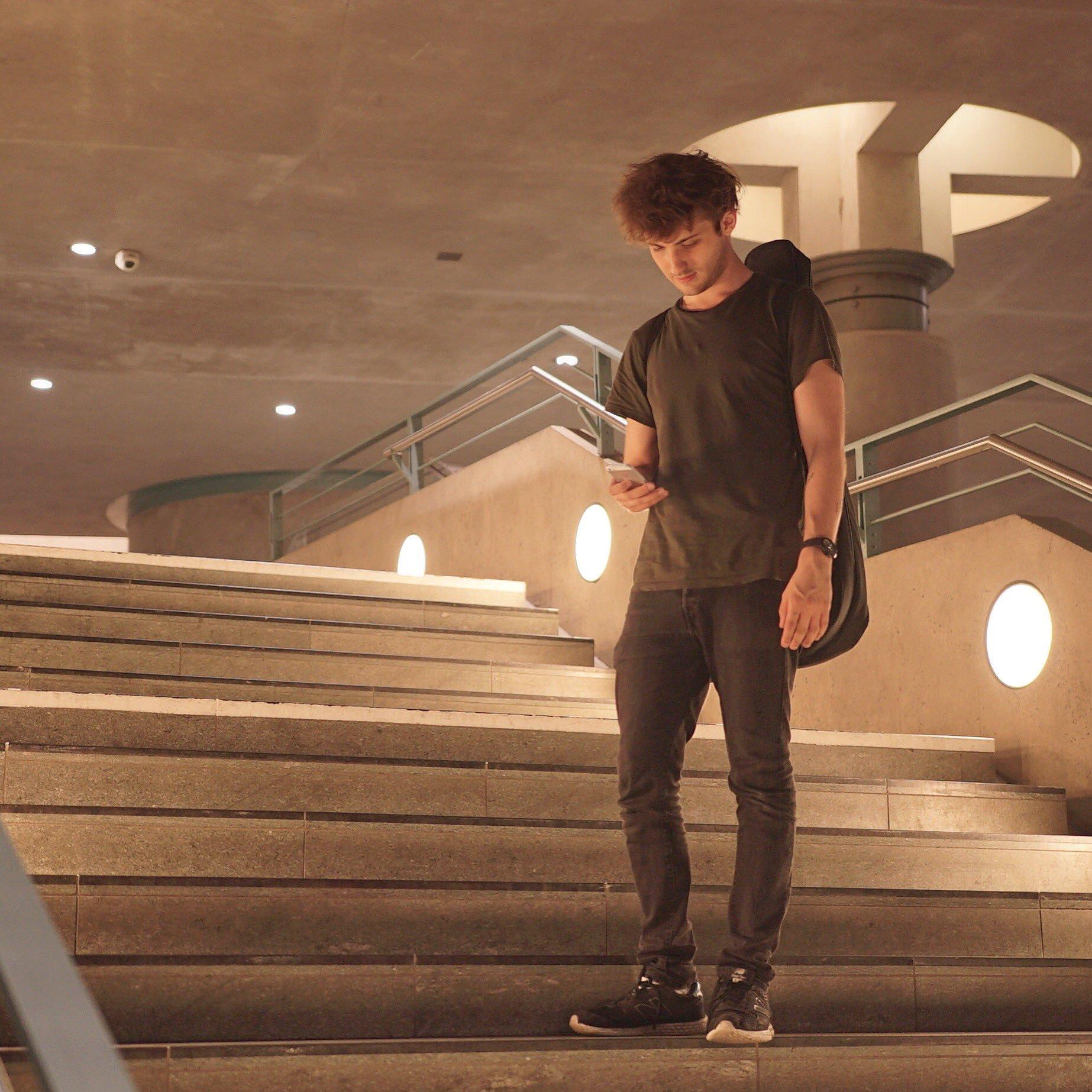 Strip That Down-Chris Brenner - Spotift cover - 电台节目 - 网易云音乐