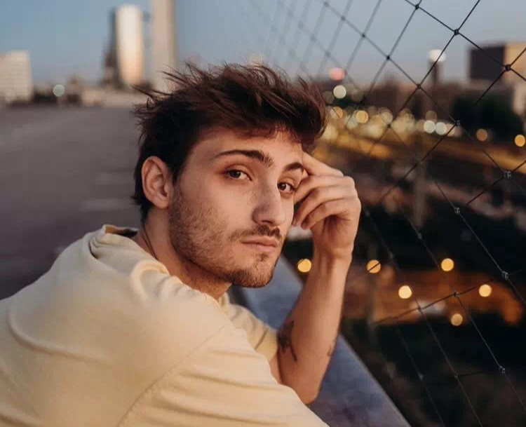 Chris James - 歌手 - 网易云音乐