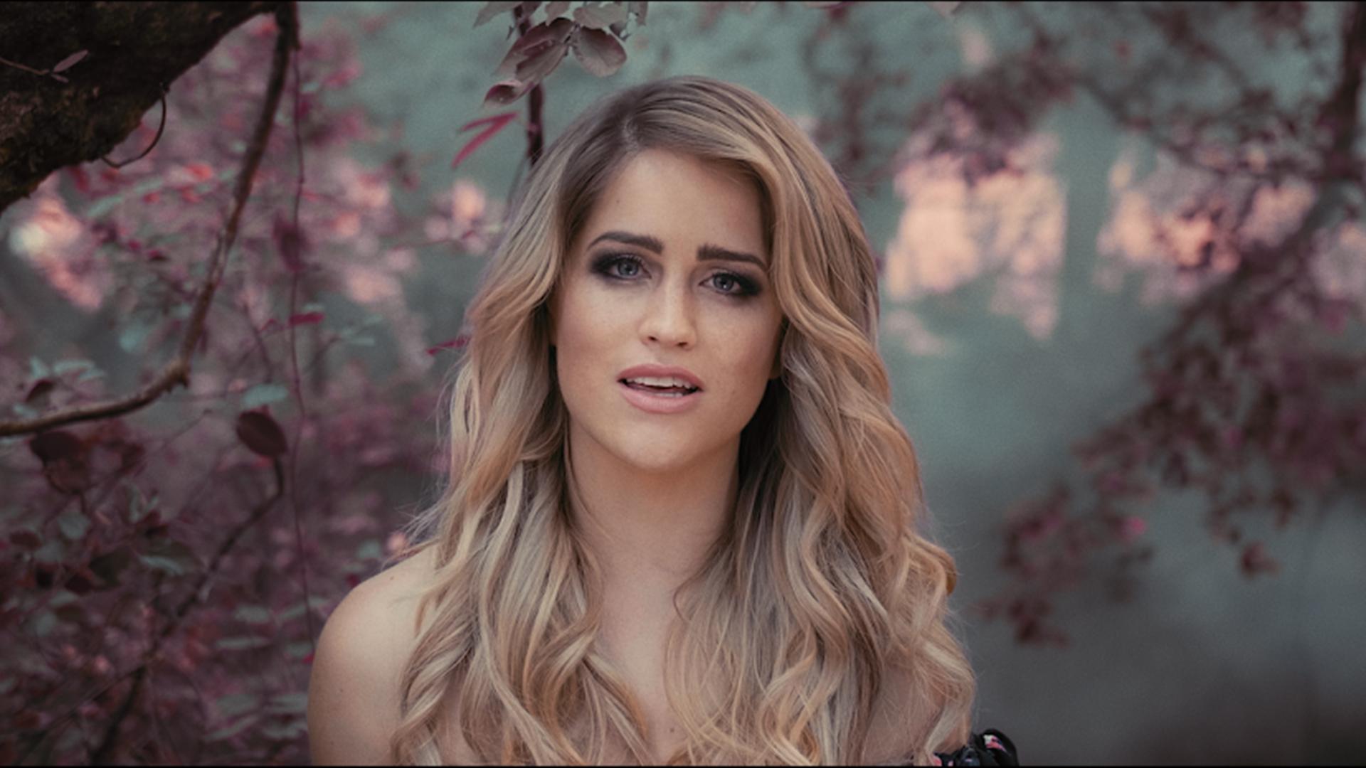 Eindelose Liefde - Caroline Grace - 高清MV - 网易云音乐