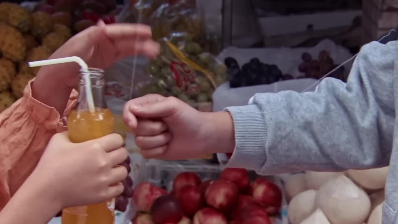 Monday (Official Music Video) - 窦靖童 - 高清MV - 网易云音乐